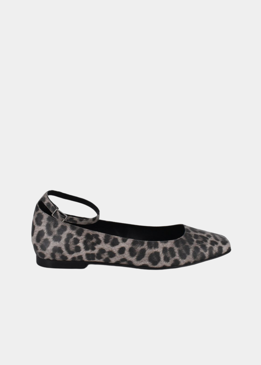 Dansi Striking Leopard Ankle Tie Flats – Tall Size